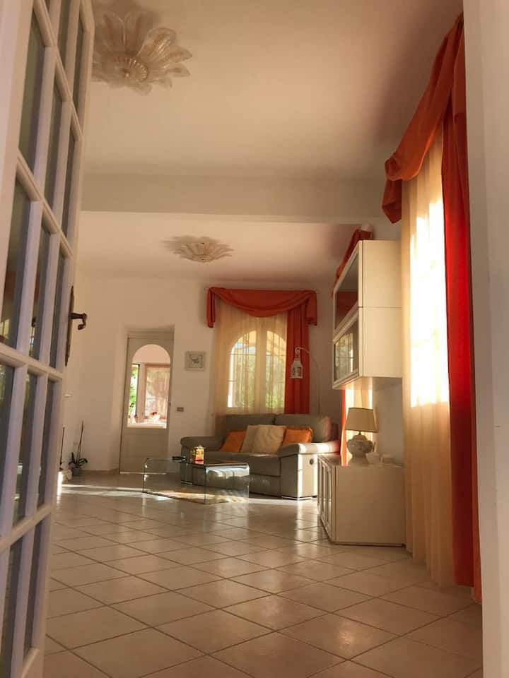 Spettacolare Villa Nel Verde - Carrara