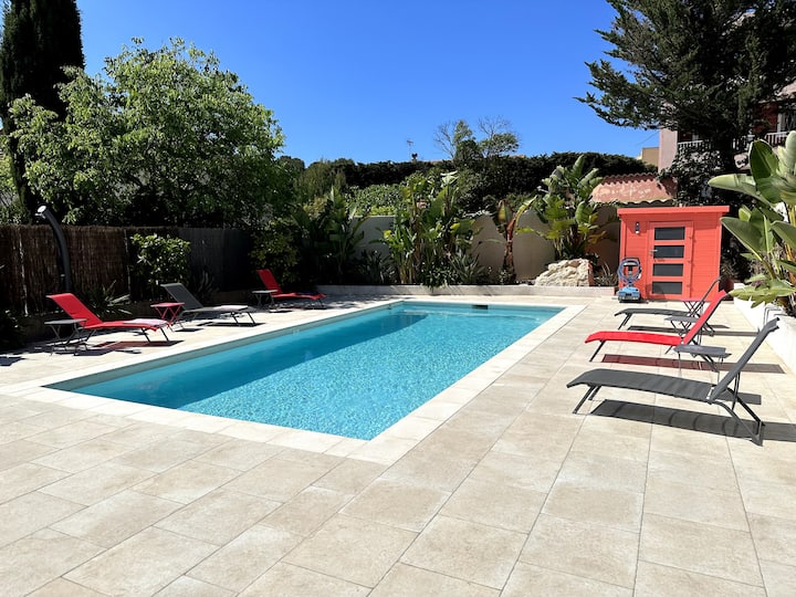 Villa Avec Piscine En Bord De Mer - Le Pradet