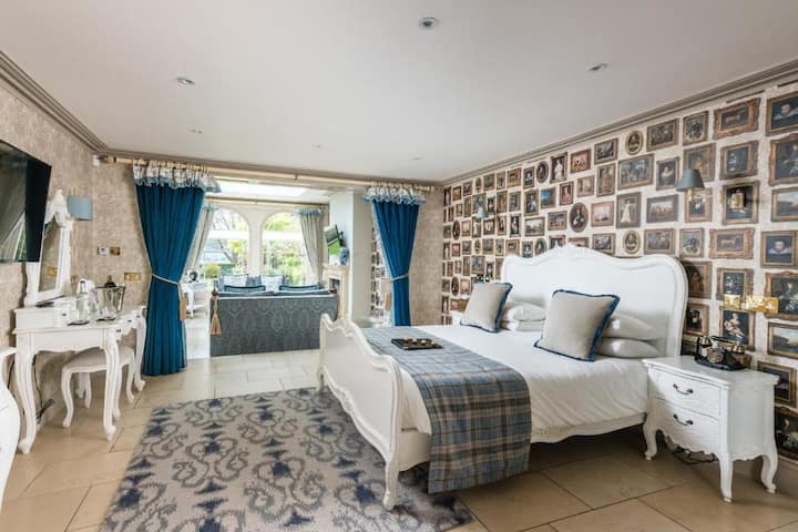 Beautiful Suite In Bath - Bath