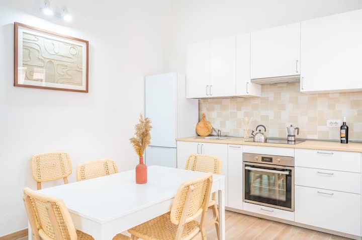 Home With Terrace | Villanova City Center - Cagliari