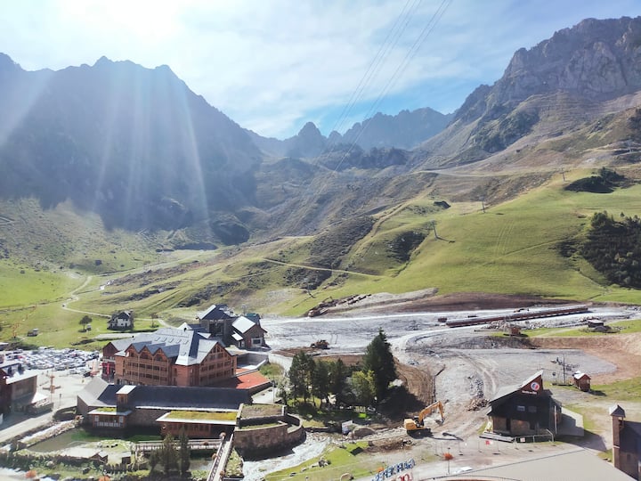 Studio 6 Personnes, Vue Imprenable Sur Le Village - La Mongie