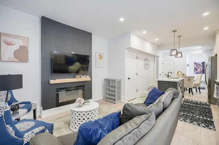 Spa-like Modern Niagara Home - St. Catharines
