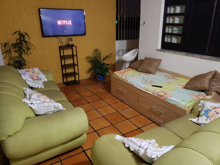 Quarto Duplo No Centro De Camaçari Bahia. - Camaçari