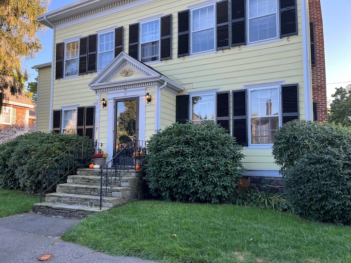 First Floor Condo In Beautiful Historic Marblehead - Salem, MA