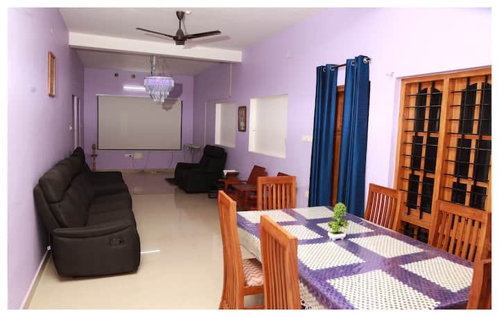 Peaceful 3 Bedroom Tropical Home(upstairsonly) - Kottarakkara