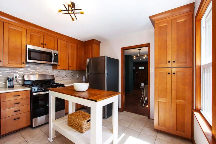 *New* 2 Br Home Close To Ku Med And Westport - Kansas City, MO