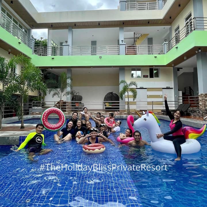 The Holiday Bliss Private Resort - Newly Built - Antipolo