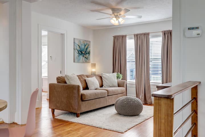 Best Location! Charming Guest House - Houston, TX