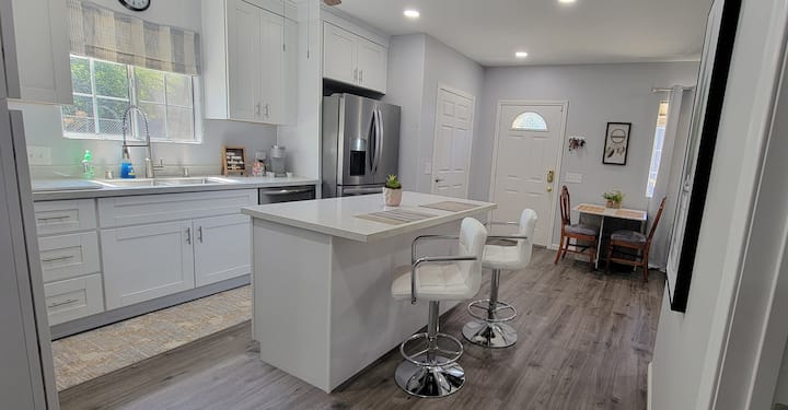 Relaxing 2-bedroom Guest House Immersed In Nature - Poway, CA