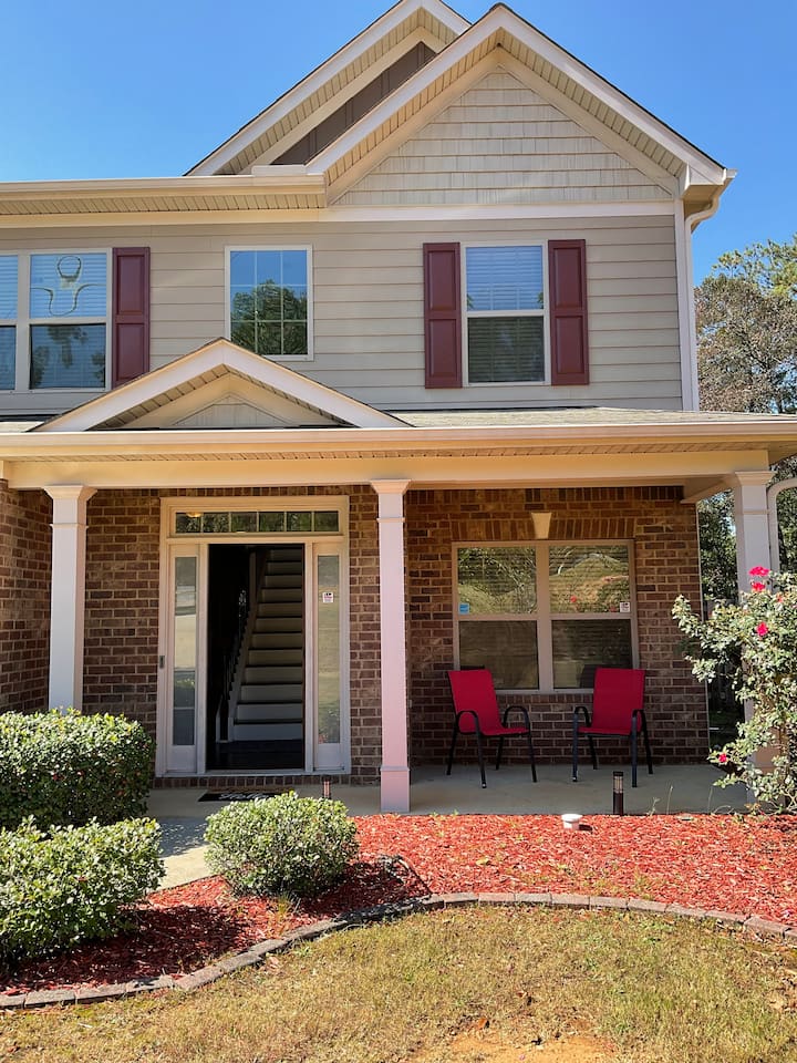 Relax With Us 2-story Home By A Lake. - Columbus, GA