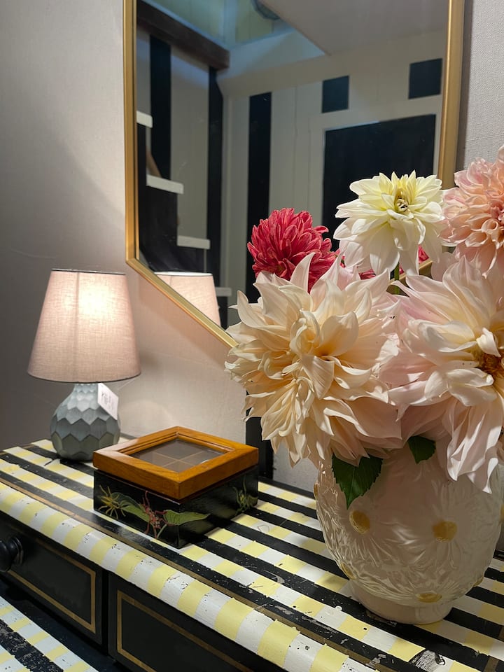 Garden View Suite At Four Pillars Farms Guesthouse - Middlebury, VT