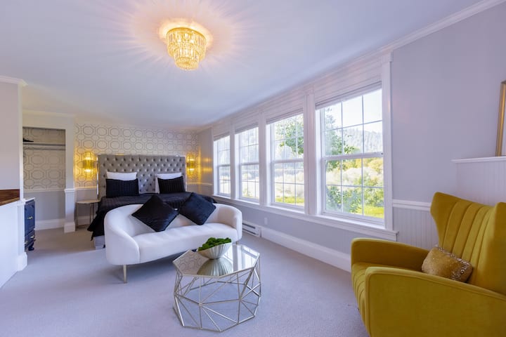 Boho Manor Resort - River View Deluxe Studio D - Monte Rio, CA