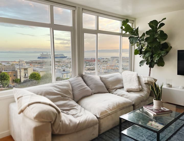 Amazing Views From Loft Style Condo Russian Hill - San Francisco, CA