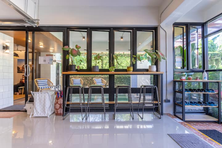 Private Dorm Room Sleeps 8 With Shared Plunge Pool - Ao Nang