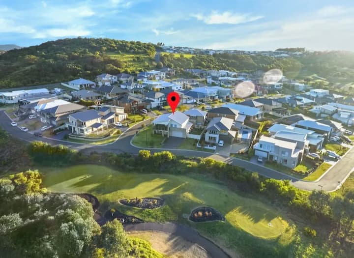 A Hole In One! Luxury Home Minutes To The Beach - Shellharbour