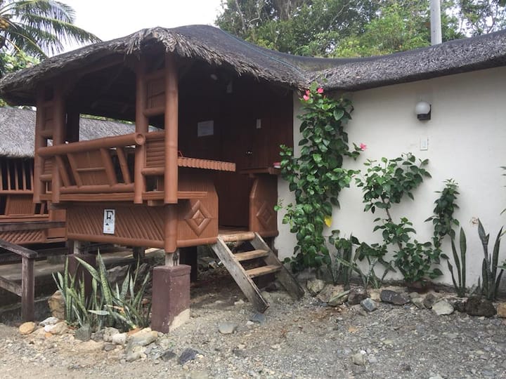 Beach Front Kubo Type Room With Swimming Pool - Baler