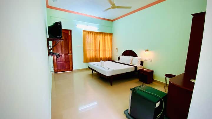 Packbag Comfort Bed&breakfast Ac - Kovalam