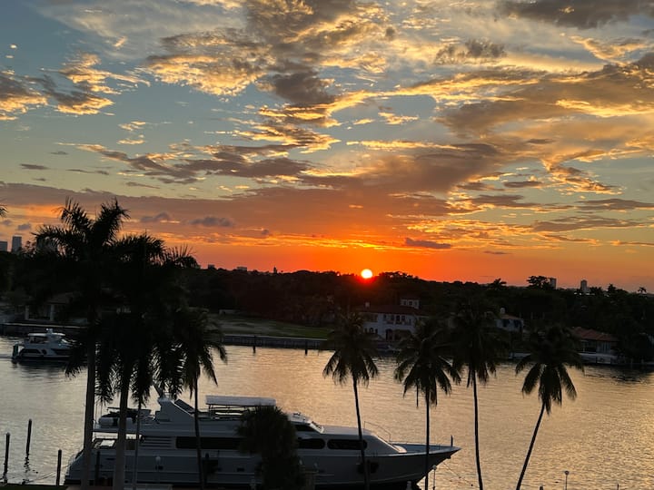 2bdrm In Miami Beach W Sunset View - Beachfront 4* - Miami Beach, FL