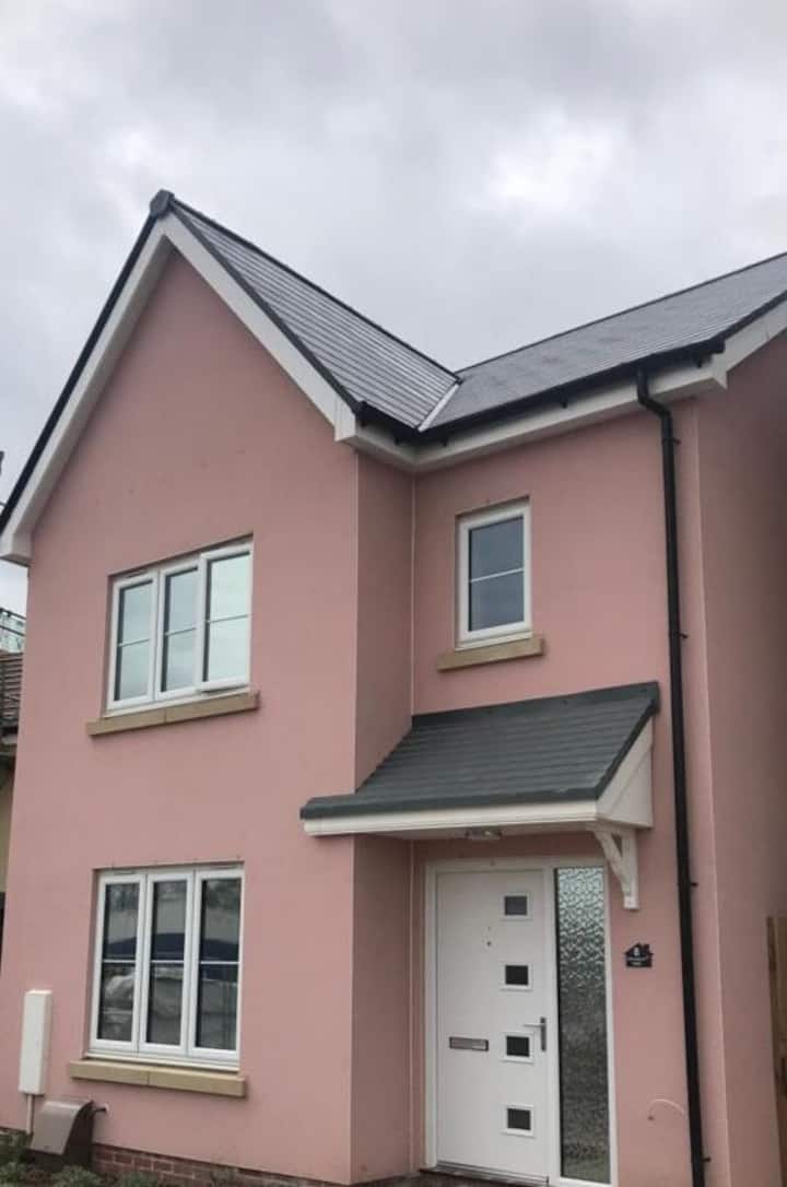 1 Double Bed With Shower Room (Female Only) - Bristol