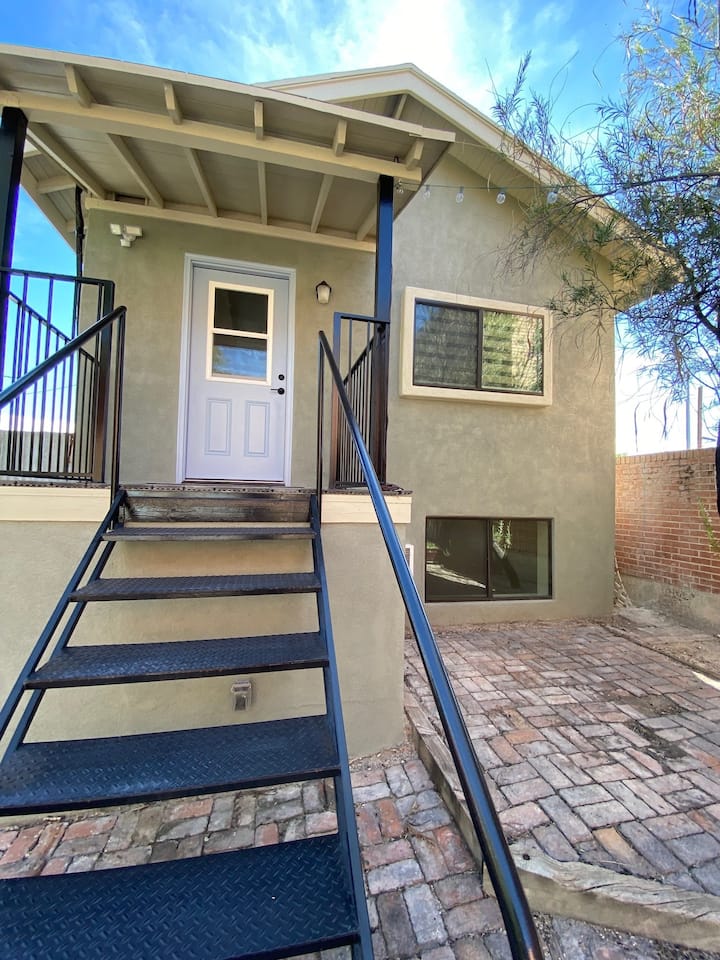 Downtown/4th Ave Bungalow. - Tucson, AZ