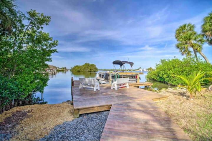 Tropical Waterfront Beach Home With Pool & Jacuzzi - Cocoa Beach, FL