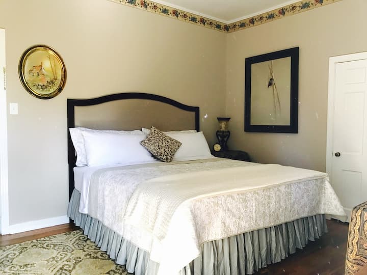 Veranda Suite - 2 Bedrooms, Private Bath - Mena, AR