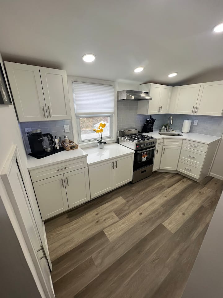Cozy 2 Bedroom Apt. Close To Nyc, Metlife, Airport - Bloomfield, NJ