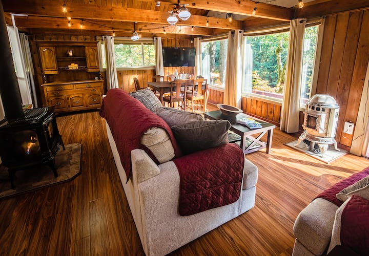 Cascade River Cabin-riverfront, Wood-fired Hot Tub - Monogram Lake, WA