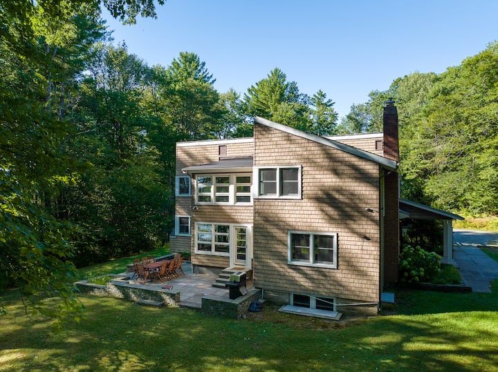 Eden Pond - Stunning Mid-century Catskills Home - Rock Hill, NY