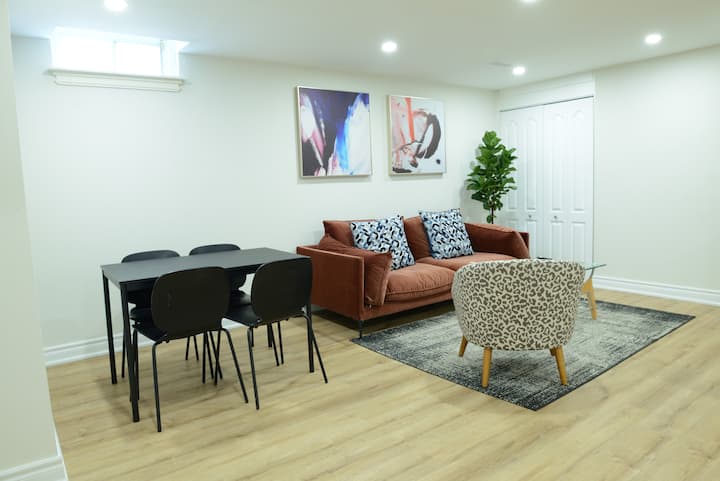 Spacious 2-bed-room Near Yonge & Major Mackenzie - Vaughan