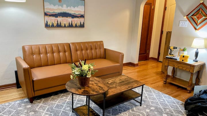 Avenues Charmer Close To Downtown - Cheyenne, WY