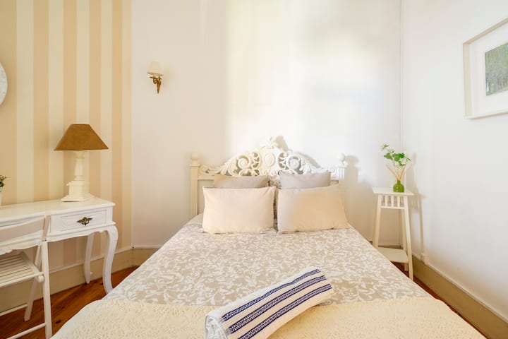 Charming Double Room | Self Check-in | 31456/al - Lissabon