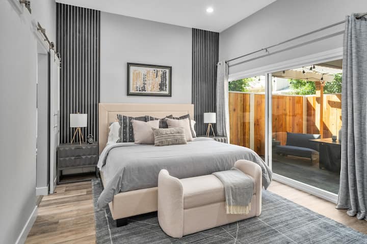 Luxury+disney+stocked Kitchen+tvs In All Room - Santa Ana, CA