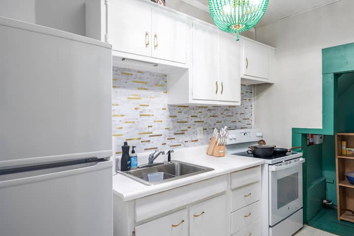 Wheeling Studio Oasis - Muncie, IN