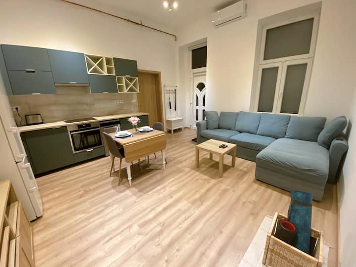 Smart, Quiet & Cosy Home At Gellért Square - Budapest