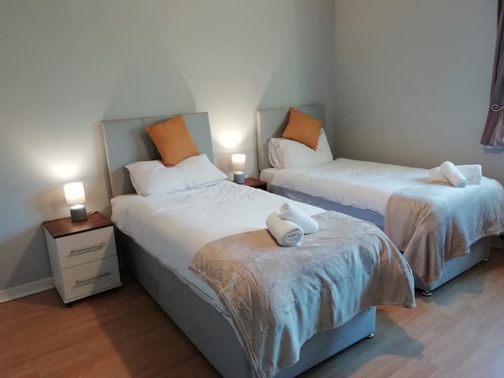 Carvetii: Iona House, 2nd Floor Flat Sleeps 6 Max - Kirkcaldy