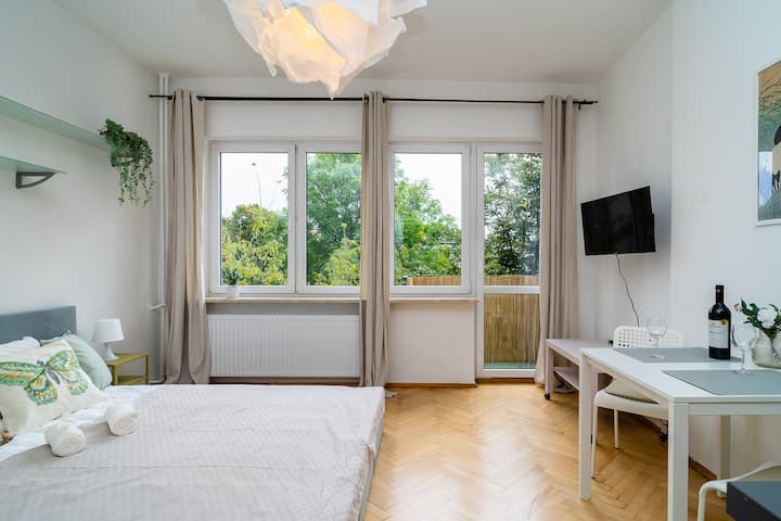 Hoża 25 - Warsaw