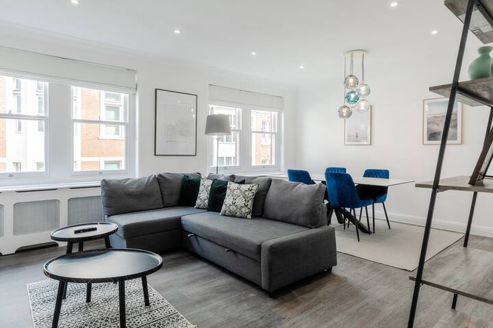 Stylish Three Bedroom Apartment - London, UK