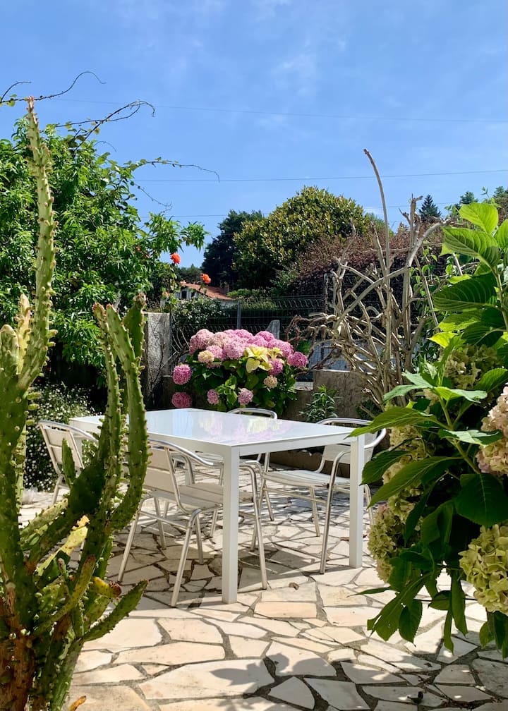 Appartement Avec Balcon Et Terrasse Dans Villa - Hendaye