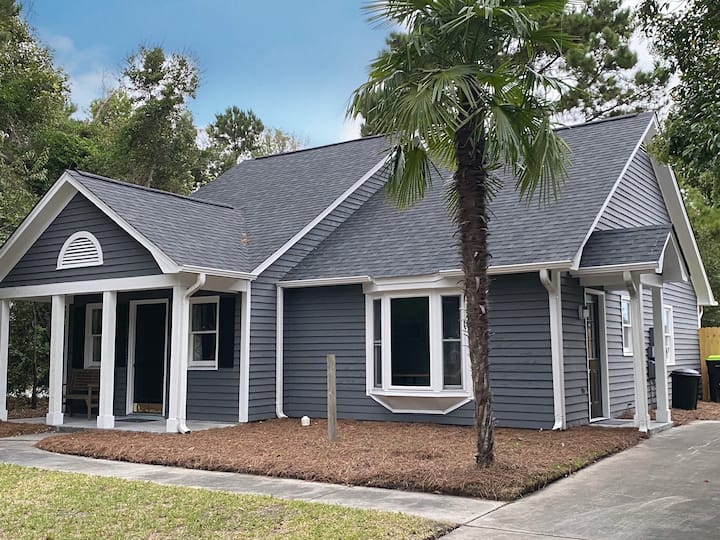 Coastal Renovated Cottage Near Beach - Wrightsville Beach, NC