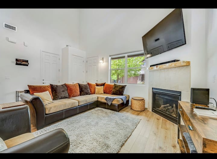 Flagstaff Get Away With Fireplace, A/c & Wi-fi - Flagstaff, AZ