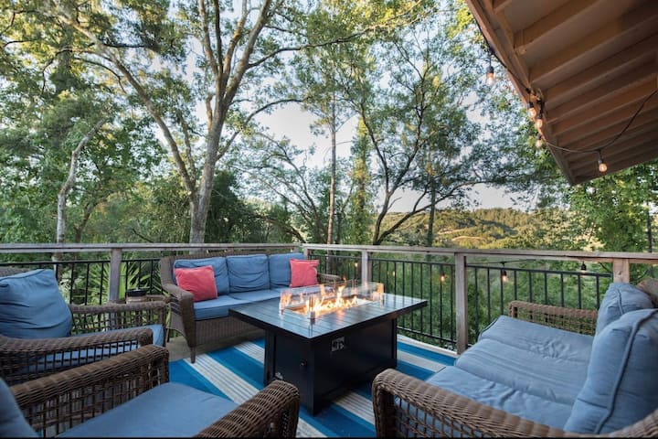 Rio Vista-river Gem With Hot Tub & Vineyard Views - Bricoleur Vineyards, Windsor