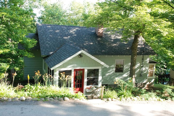 Wooded Hilltop Retreat In Historic Saranac Lake - Saranac Lake, NY