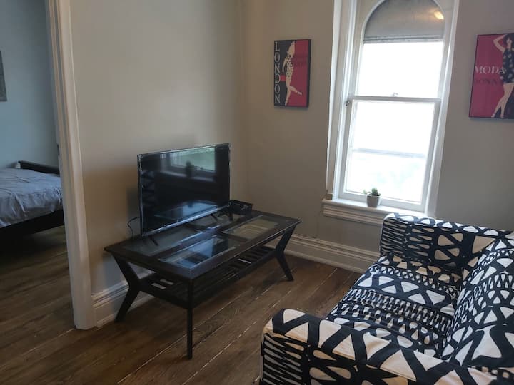 2  Bdrm Private Upstairs Apt - No Sharing - Markham