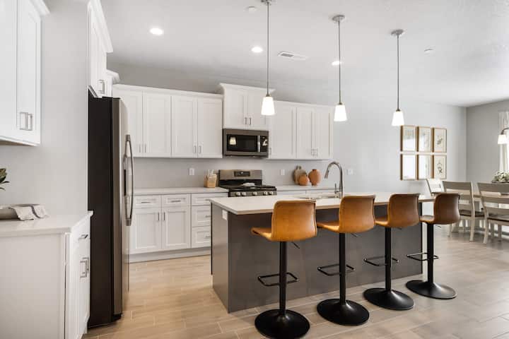 6 Bed 6 Bath Sleeps 22 W/4 Private Master Suites! - Hurricane, UT