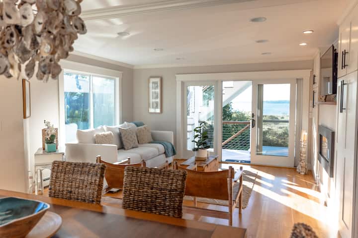 Luxury Waterfront Property 360 Water Views - Bristol, RI