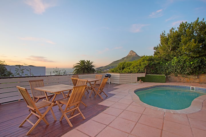 Luxurious 4-bedroom Apartment With Pool - Camps Bay