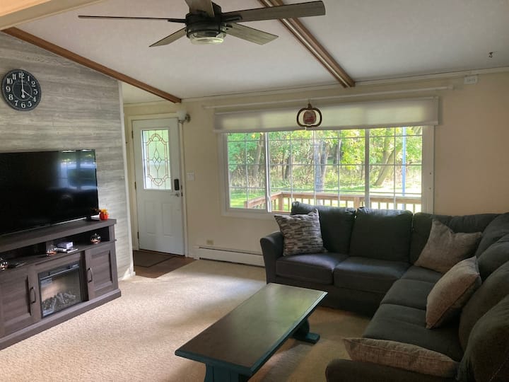 Nature's Edge Cozy 3-bedroom Home - Green Lake, WI