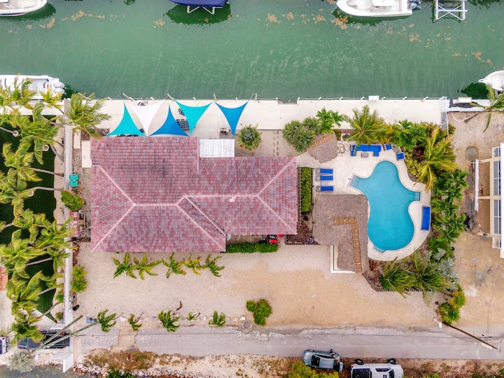 Pelican's Nest: 6br Oceanview, Pool, Bar, Dock - Marathon, FL