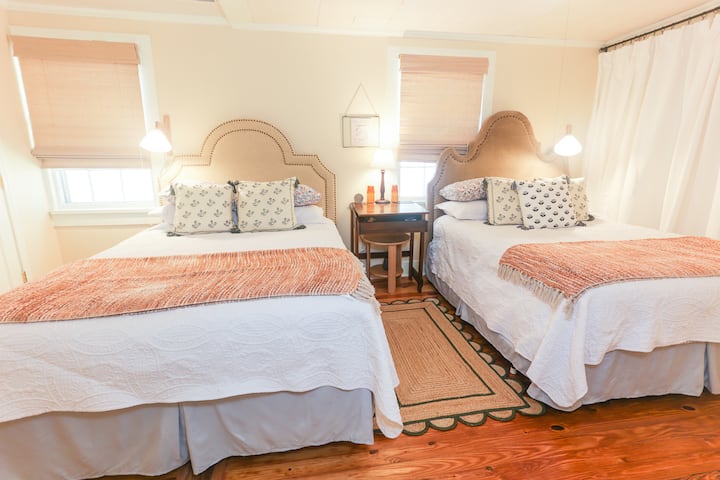 Downtown Franklin Cottagecore: Kid And Pet Safe! - Franklin, TN